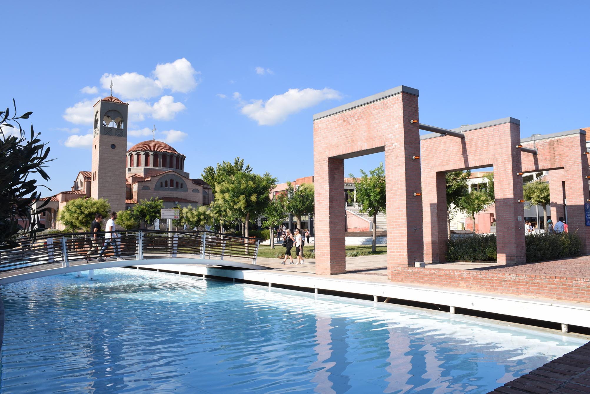 MEDITERRANEAN COSMOS ΘΕΣΣΑΛΟΝΙΚΗΣ - Βασίλης Γουγούσης